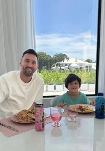 ¿Proteína para el campeón?: Leo Messi comparte imagen comiendo junto a ...